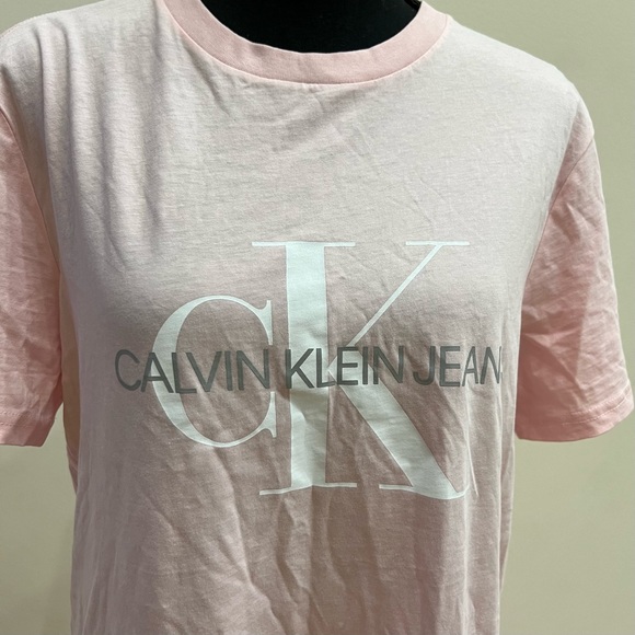 Calvin Klein | Tops | Calvin Klein Jeans Pink Tee | Poshmark